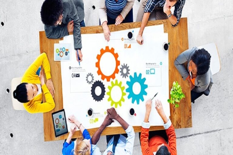 Integrating Social Learning Tools to Foster Collaboration Among Students